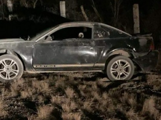 Vuelcan y abandonan vehículo en la carretera Zaragoza-Acuña - K911 Noticias
